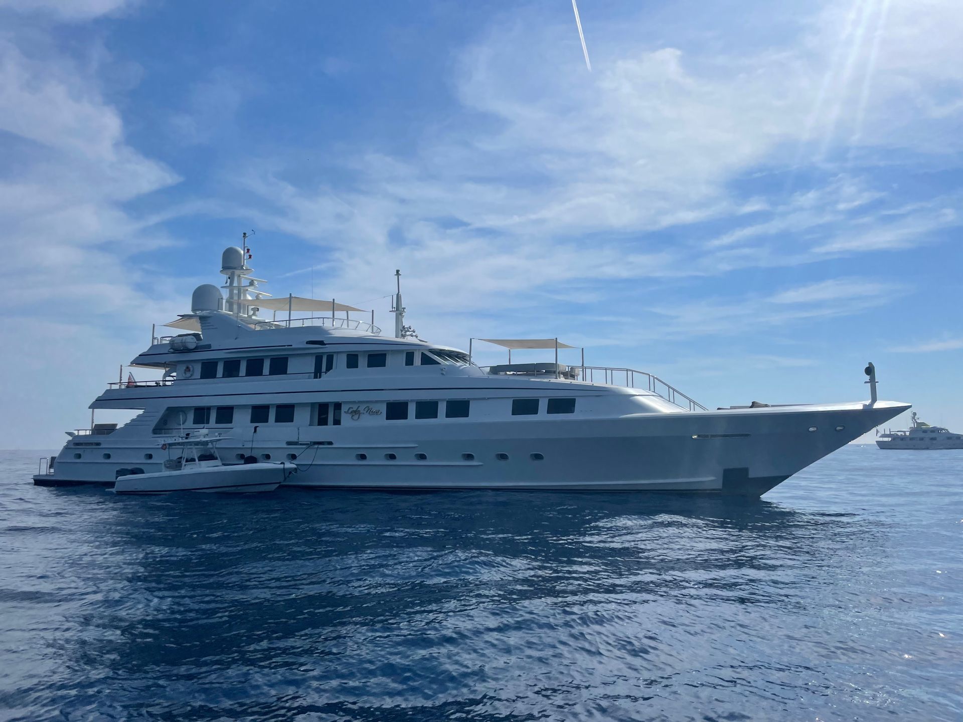 LADY NORA yacht for sale (Broward Marine, 43.6m, 1998)
